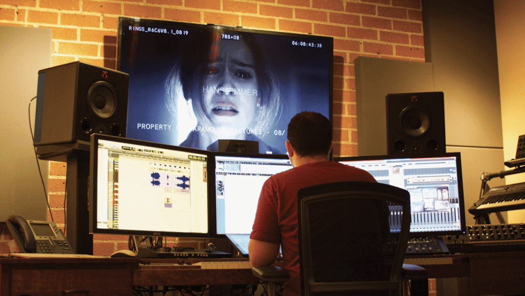 What is a Mixing Engineer? The Magic Behind The Music